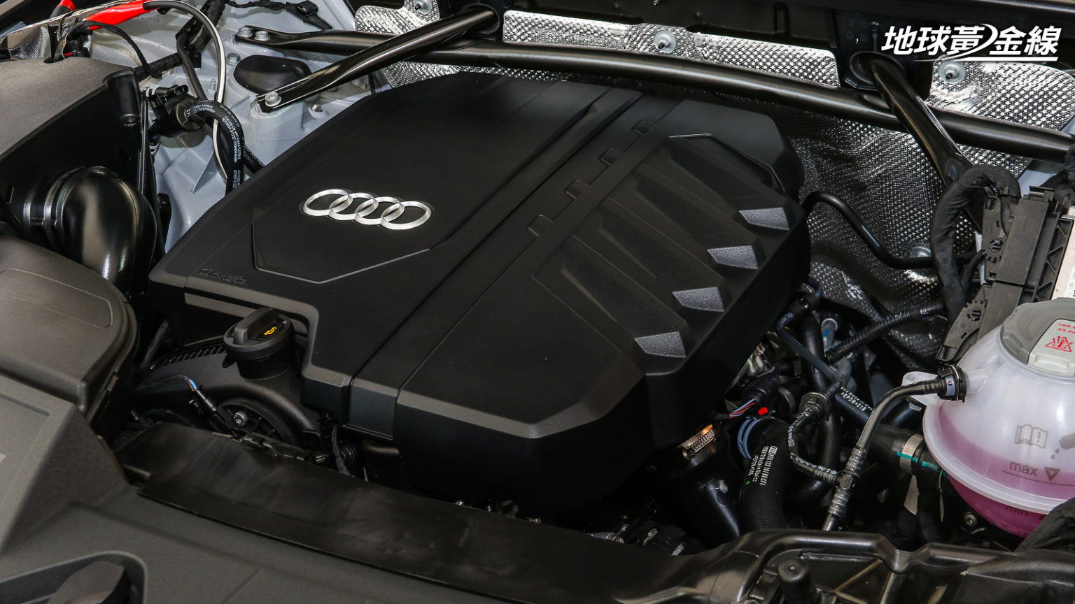 新年式Q5入門價下探225萬元 Q5跑旅門檻同步下修至256萬元 | 地球黃金線