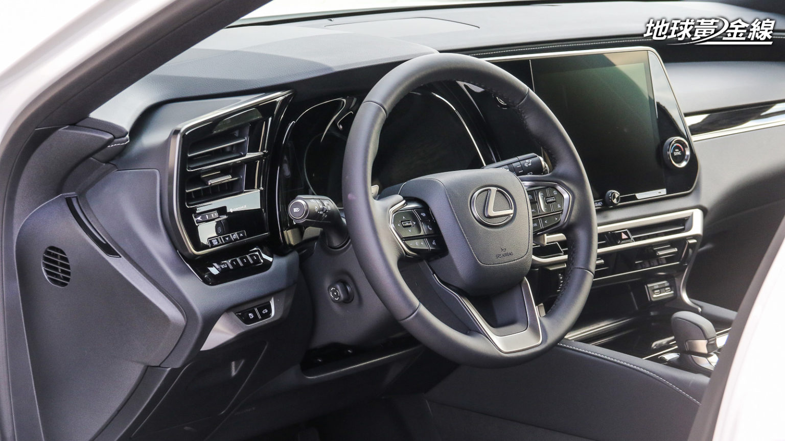 Lexus大改款RX開價245萬起上市 全面較預售降3萬起油電最高降10萬元 | 地球黃金線