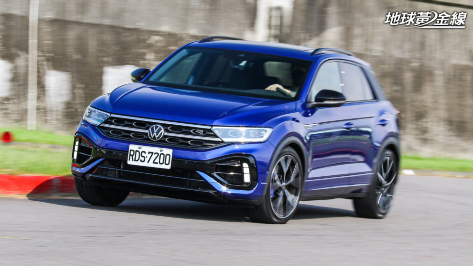 預算不足T-Roc 330想慢慢改成R？ 網：底盤與動力怎麼改都不可能變成R | 地球黃金線