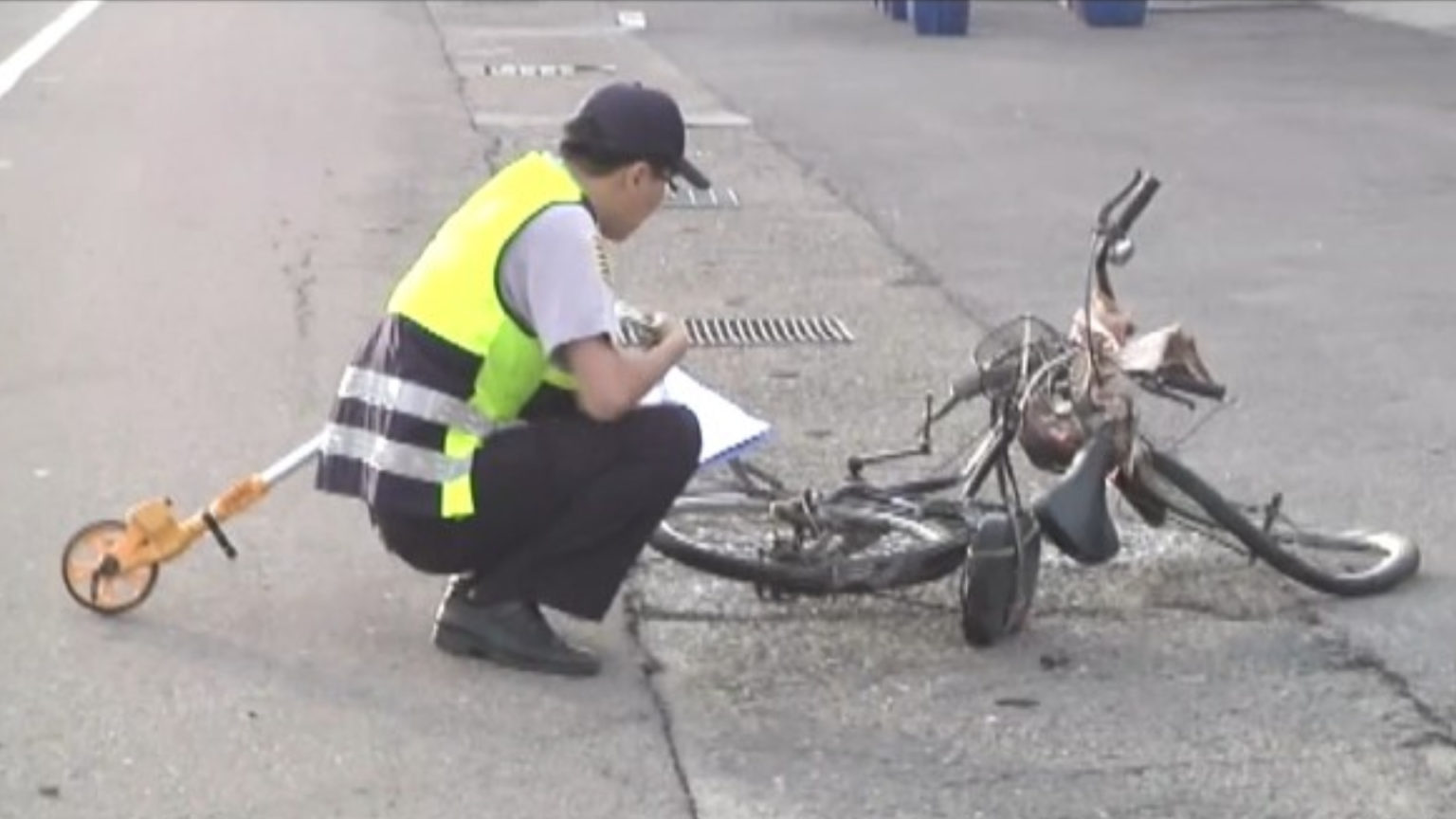 騎自行車看見「它」請先跑再說！ IIHS研究顯示受撞擊後頭部容易被輾過 | 地球黃金線