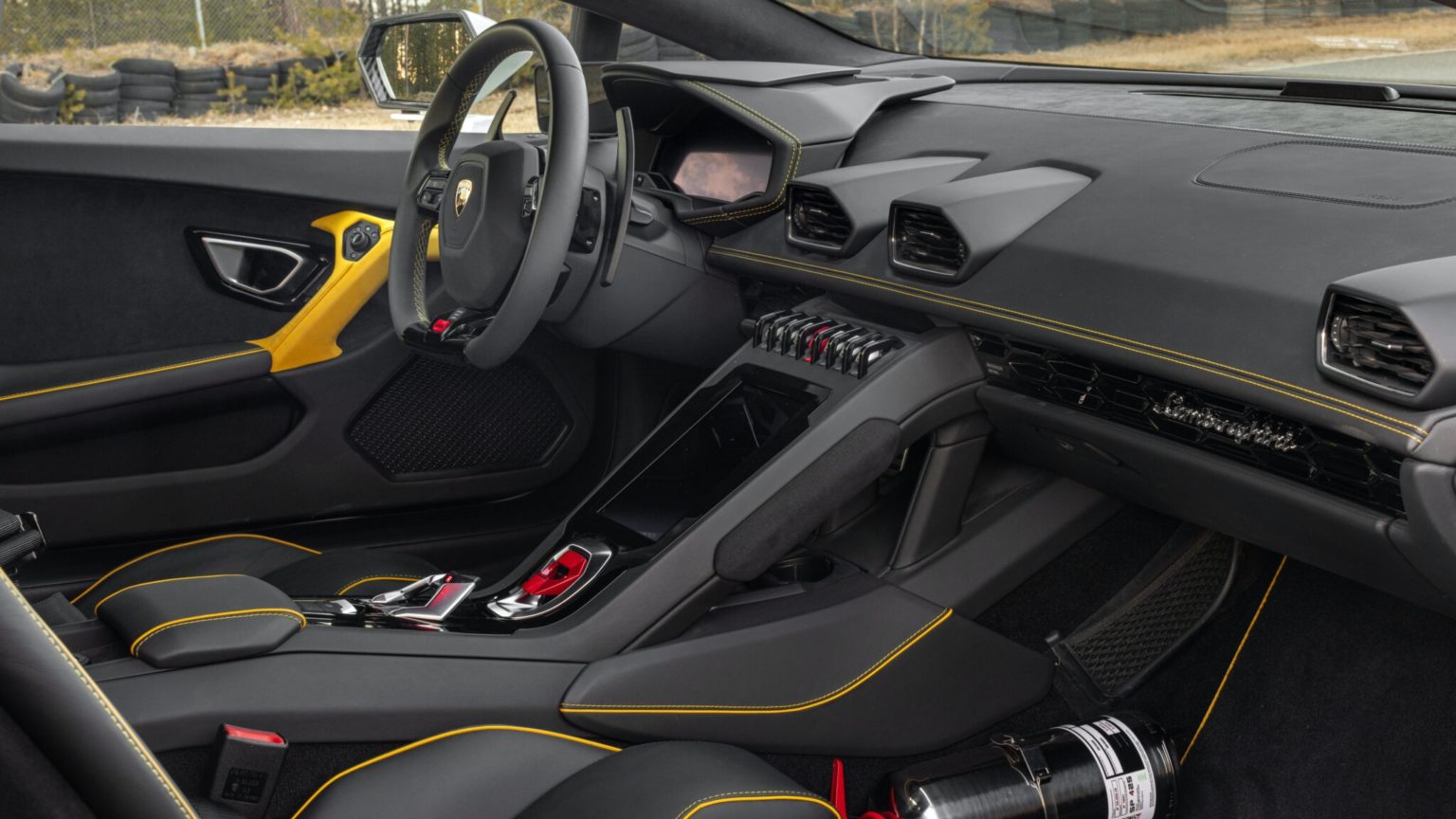 1,200匹小牛Zyrus只生產9台！ LP1200 Strada開始交車 | 地球黃金線