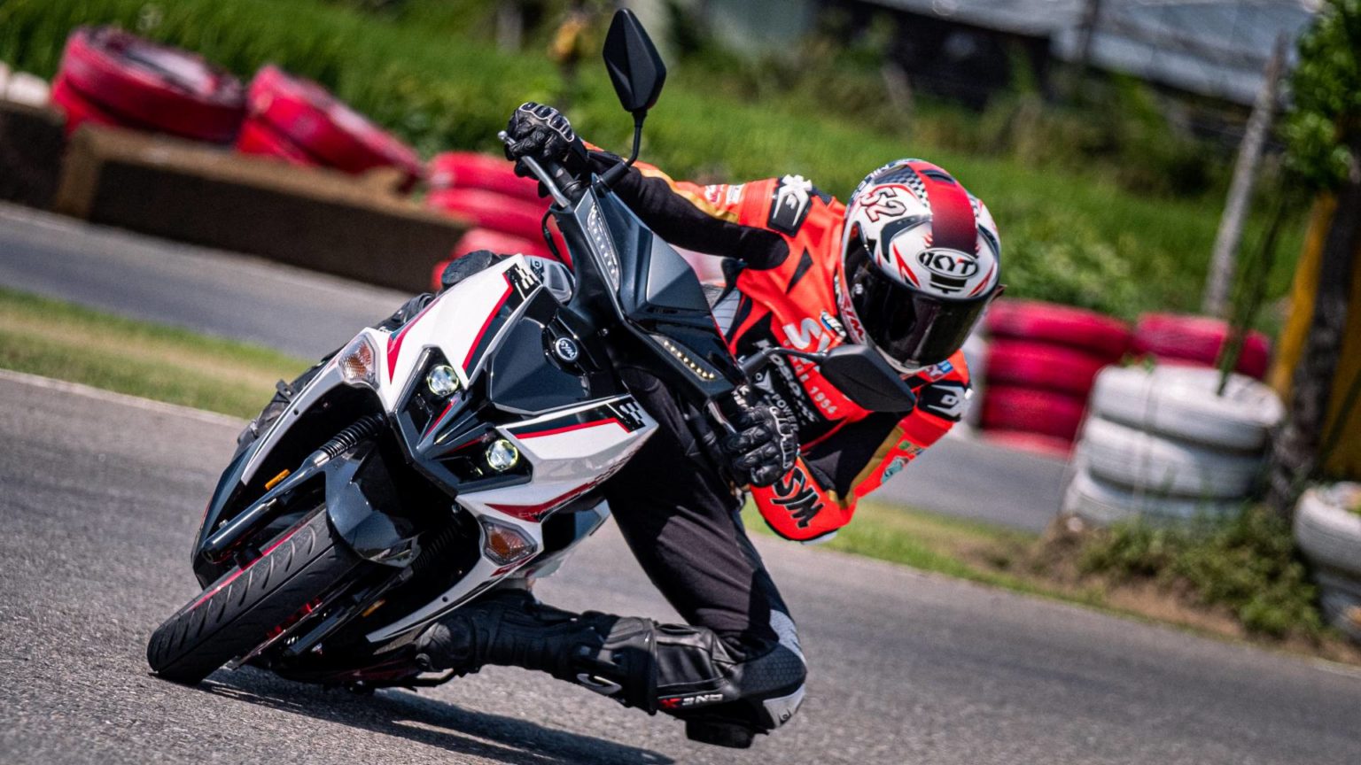 Kymco RTS 135直指三陽Jet SL ！光陽油電搭水冷引擎能壓制125再上打158？ | 地球黃金線