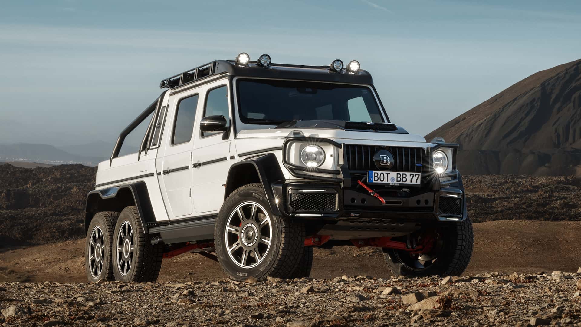 Brabus打造越野皮卡的天花板！ XLP 900 6×6 Superblack售價突破4千萬 | 地球黃金線
