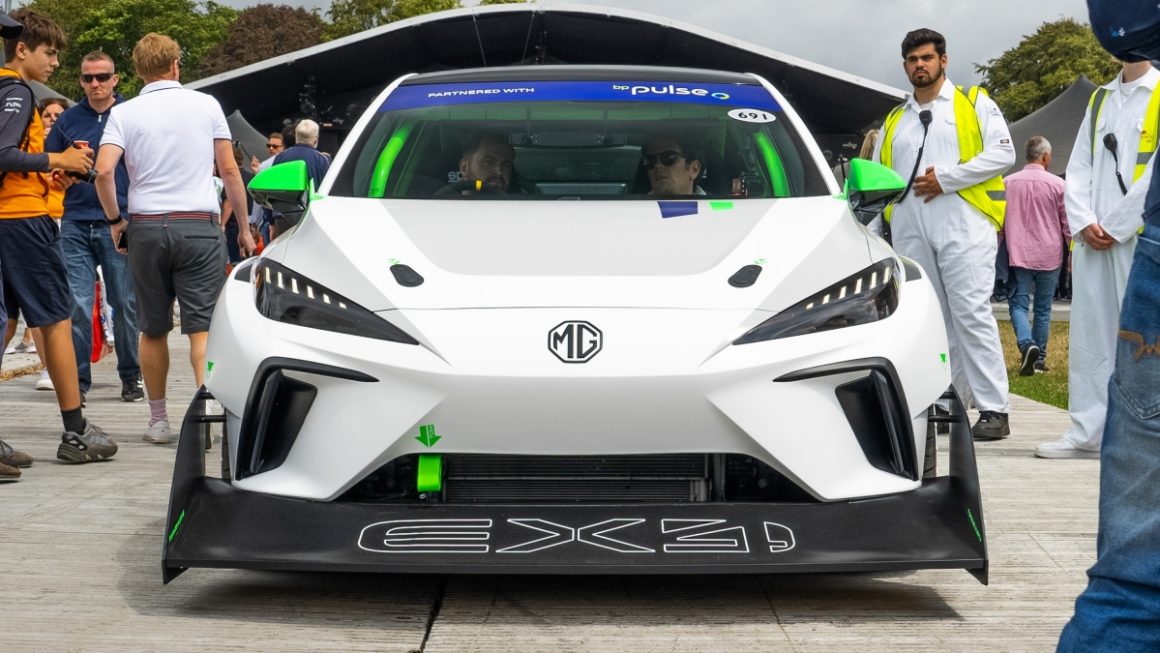 MG EX4純電拉力賽車登場 標準版MG4是未來登台電動車候選人！ | 地球黃金線