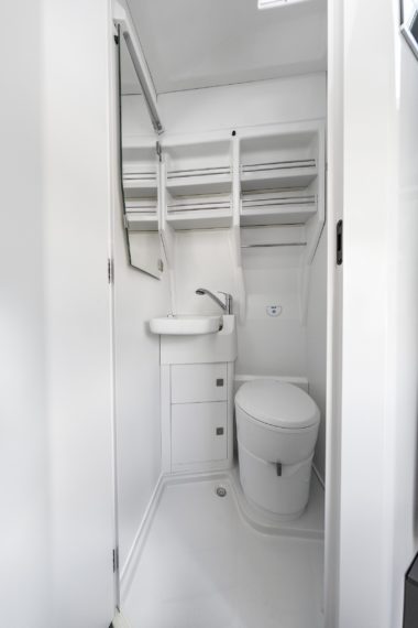 Grand California預售價408萬接單，VWCV最大露營車7月16日上市 | 地球黃金線