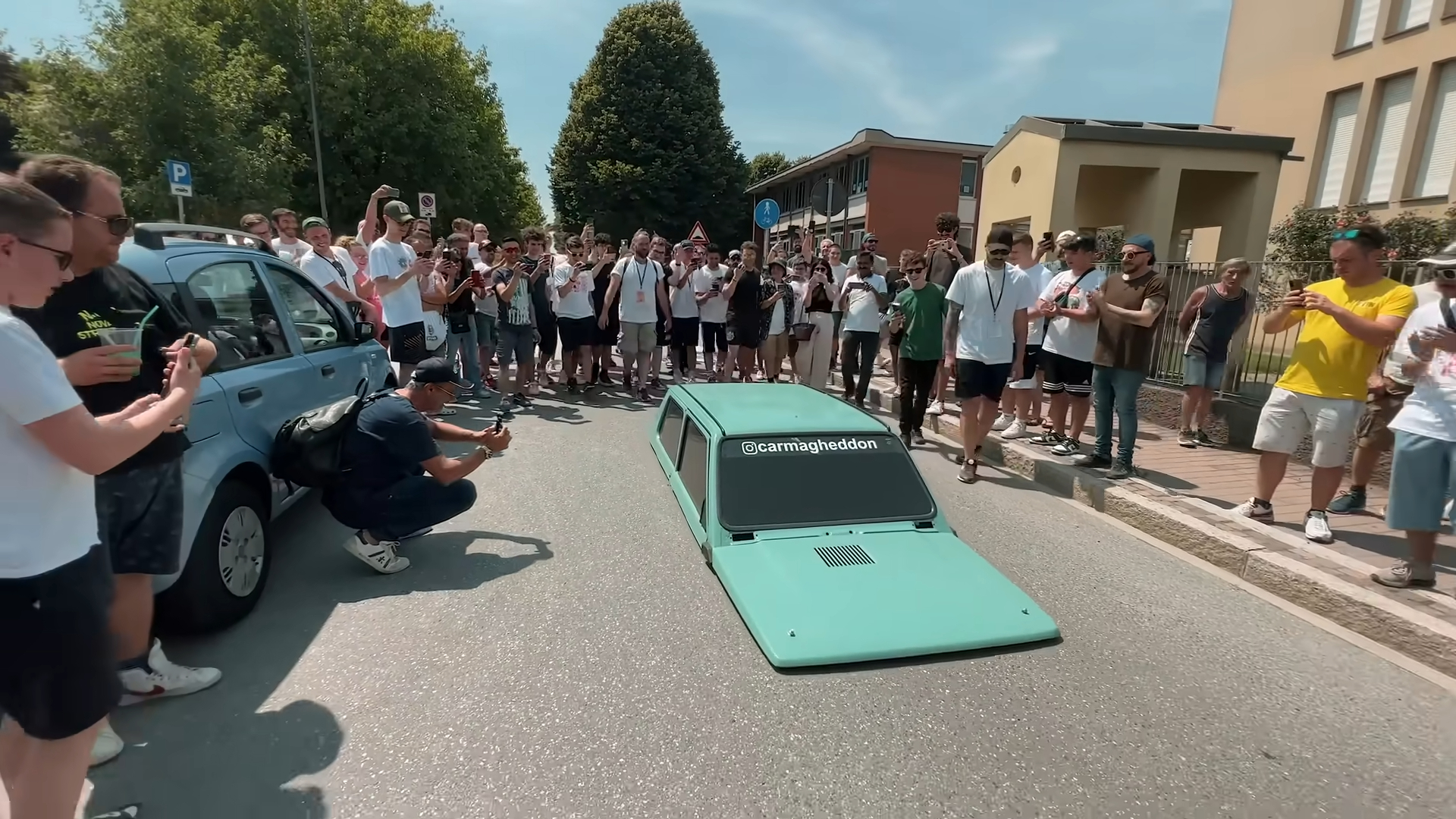 世界上最「薄」的汽車！ 開上路可能隨時被壓扁 | 地球黃金線