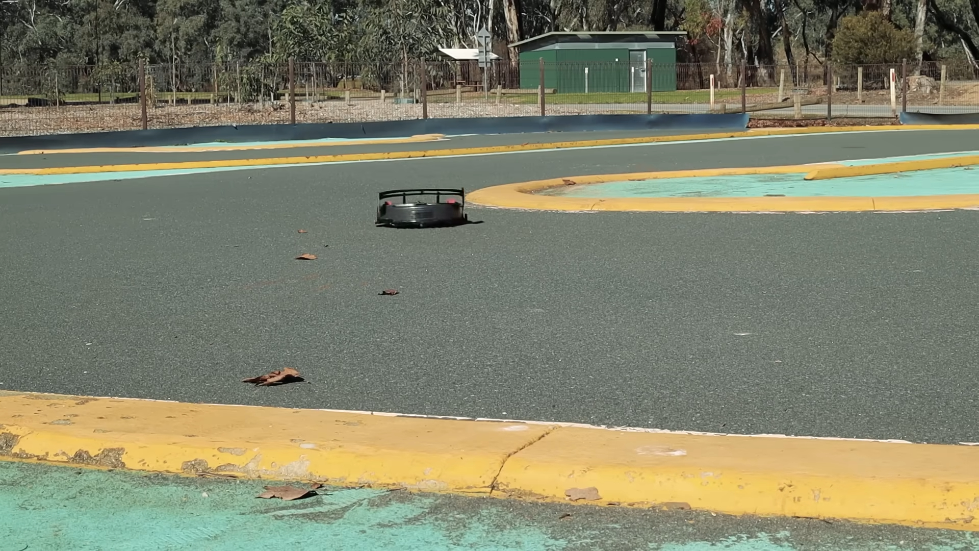 掃地機器人遭受瘋狂改造 空力套件上身極速成績曝光！ | 地球黃金線