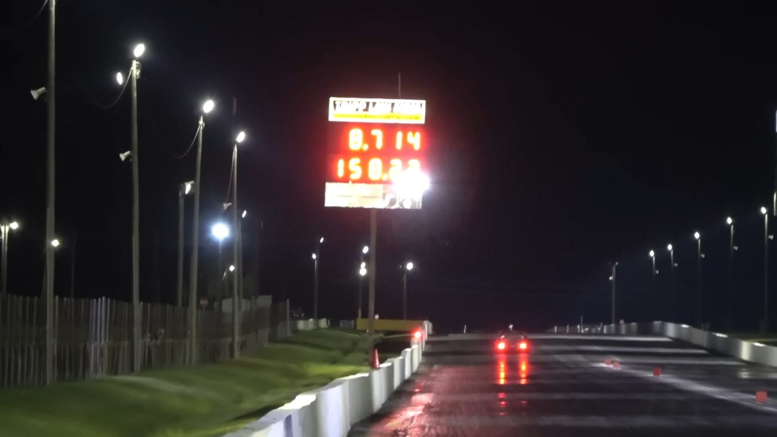 世界最速特斯拉Model S Plaid出爐 就連駕駛也挑最輕的！ | 地球黃金線