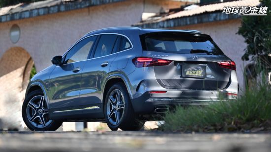 試駕／小改款M-Benz GLA 200 人性科技配備再進化！ | 地球黃金線