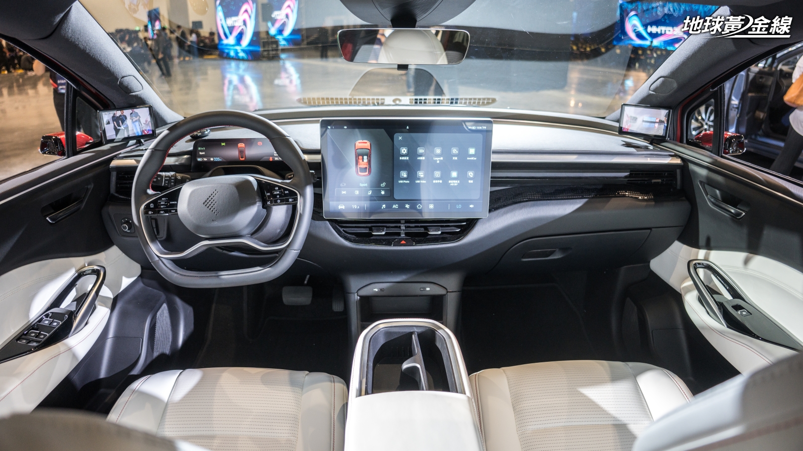 鴻海Model B電動車登日內瓦車展！今年底量產可望改叫Luxgen n⁵ | 地球黃金線