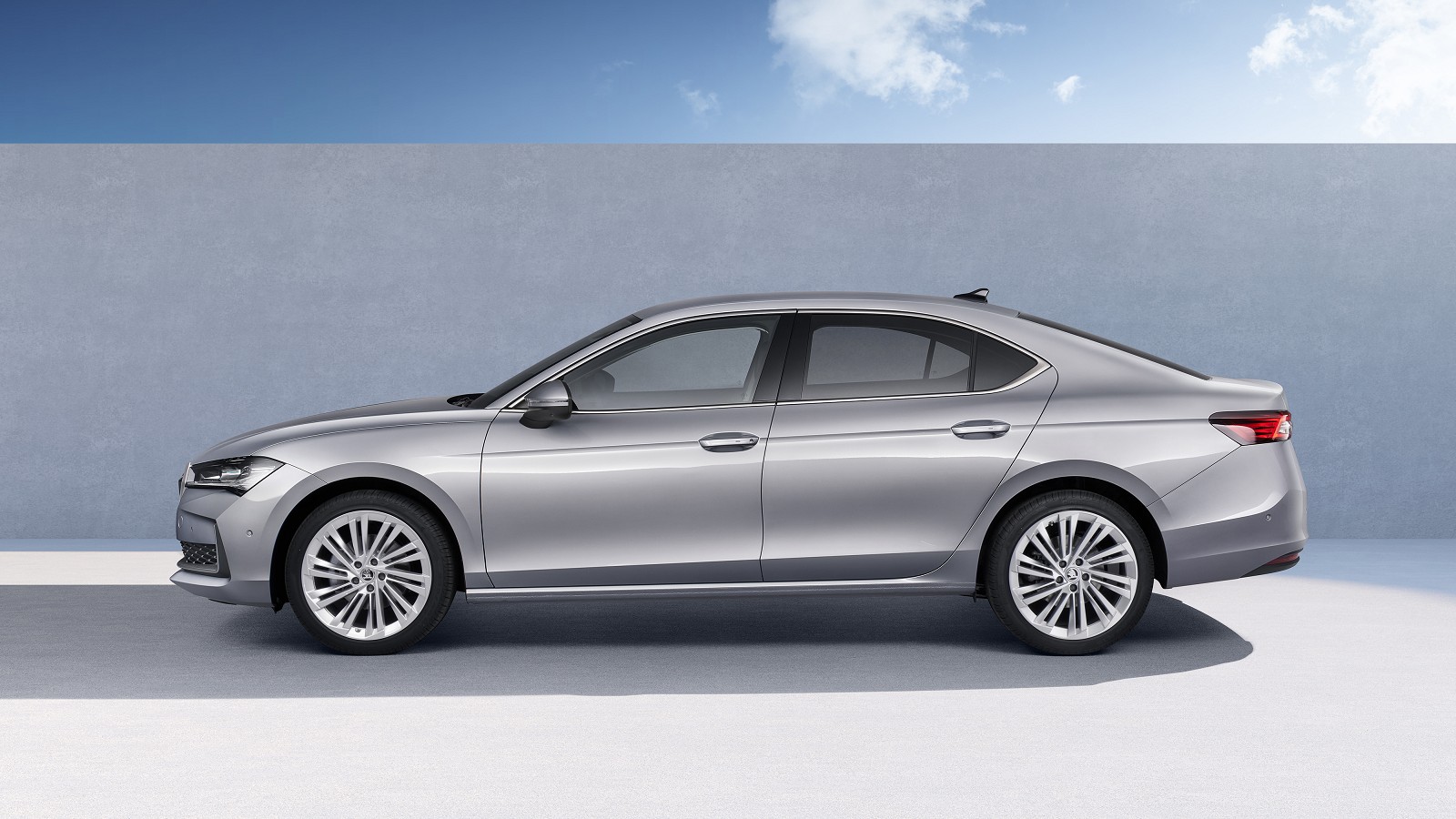 大改款Superb全面揭露！ 空間更勝SUV還可行駛100公里不吃油 | 地球黃金線