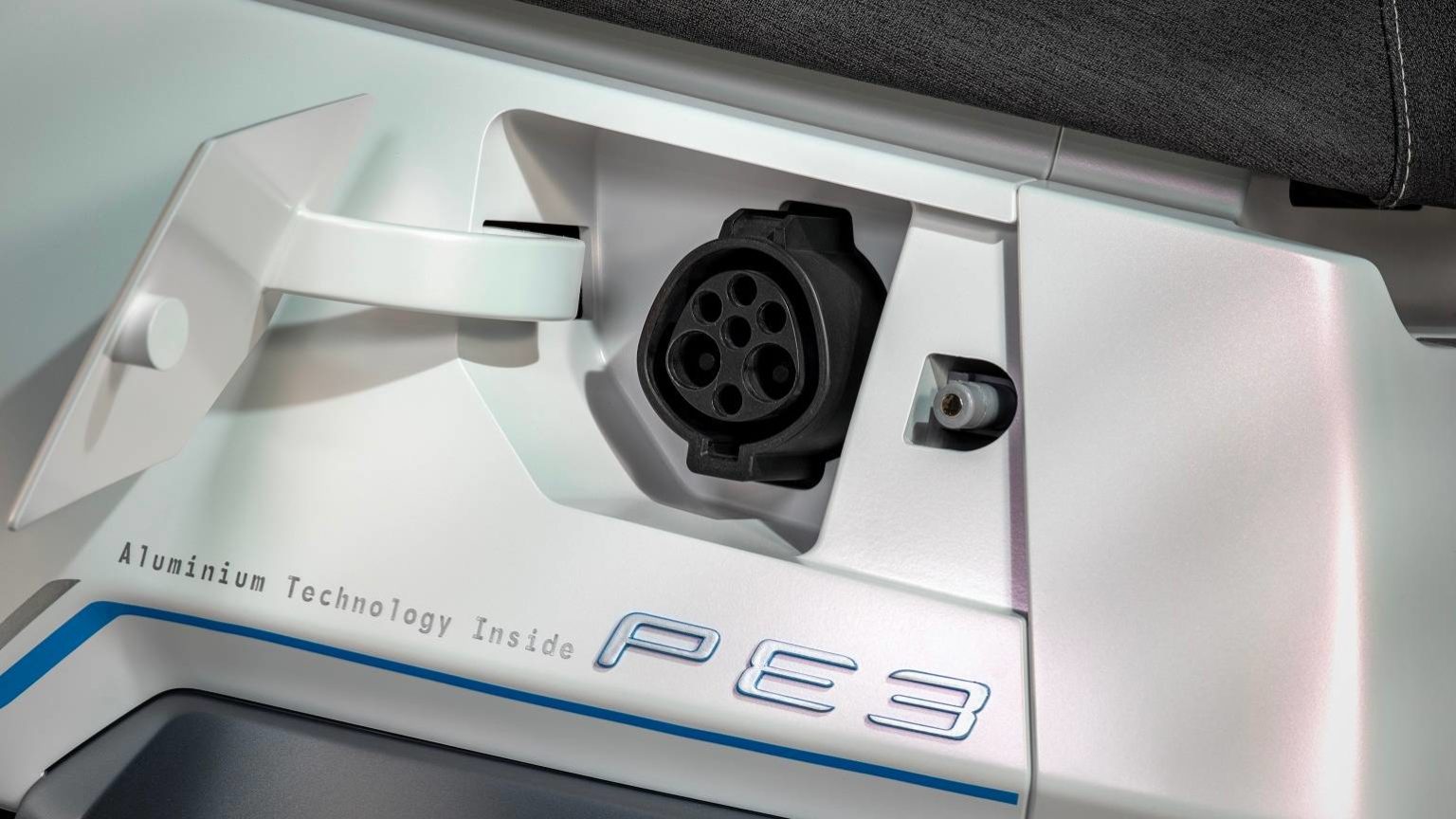 SYM PE3插電式油電機車在台上市時間曝！ 搭鋁電池具備平均油耗102km/L | 地球黃金線