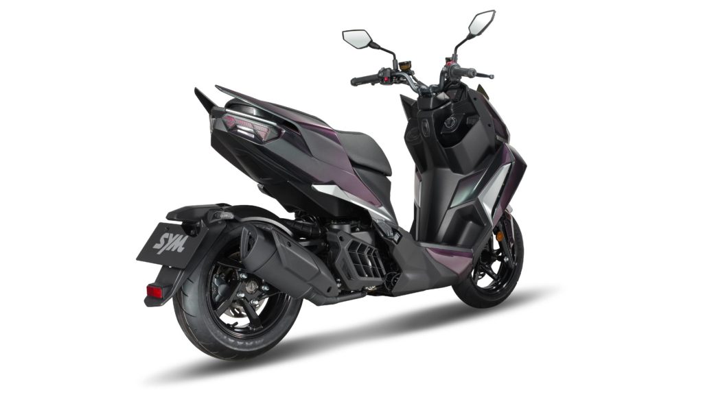 SYM DRGBT大改款米蘭車展現身！ 三陽預告「新龍王」賣點：性能再升級 | 地球黃金線