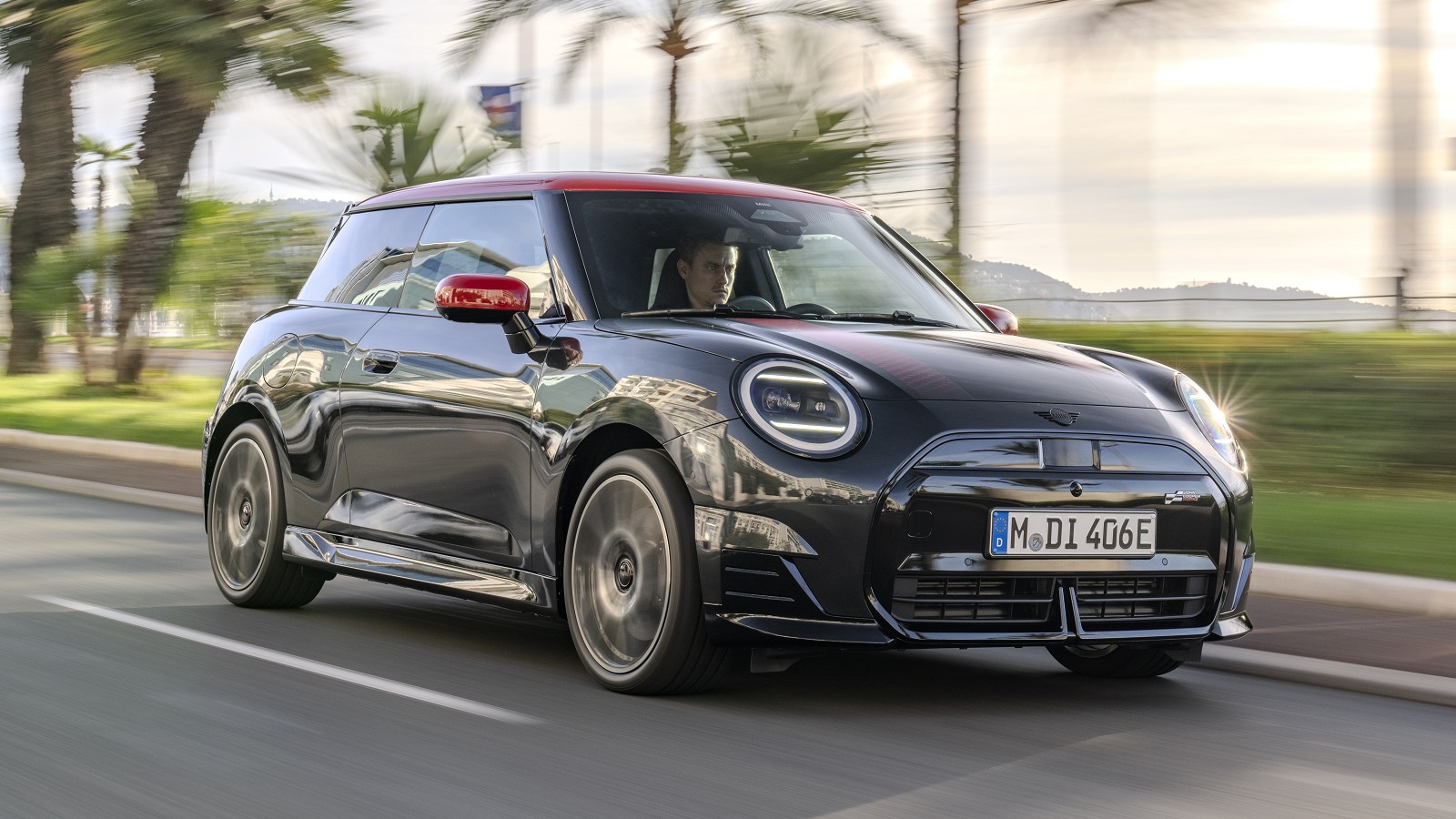 Mini Cooper SE電動車也有JCW性能版！JCW Trim上身個性化再加倍 | 地球黃金線