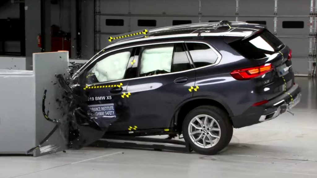 IIHS測試BMW X5主被動安全，撞擊保護成績優異卻敗在「這項目」 | 地球黃金線