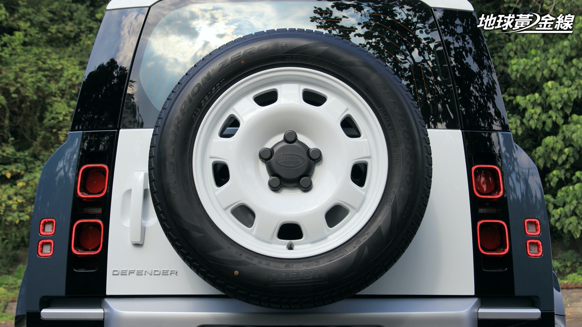 試駕／24年式Defender 110 D300 SE，大馬力高顏值一次擁有！ | 地球黃金線