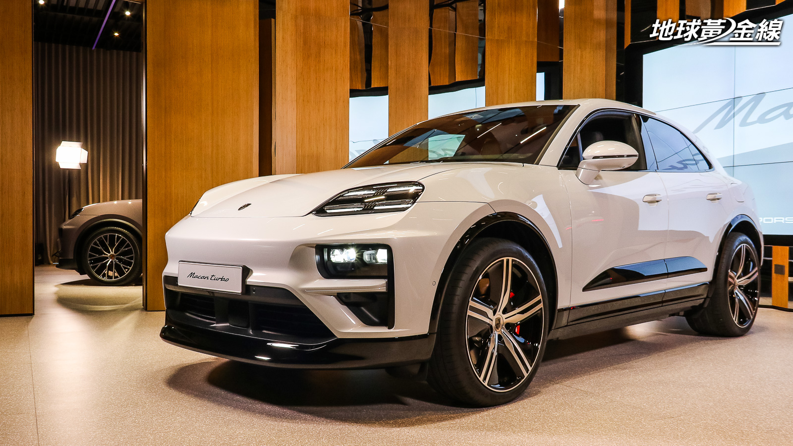 海外採訪／Macan EV新加坡首演！台灣報價373萬起今年就會導入 | 地球黃金線