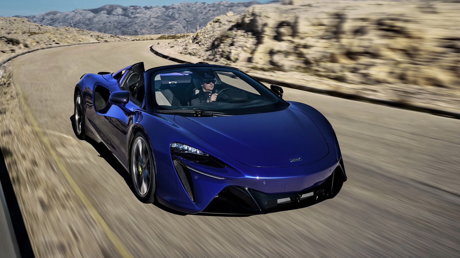 Artura Spider擁700匹馬力！McLaren最省油敞篷超跑預告Q3登台 | 地球黃金線