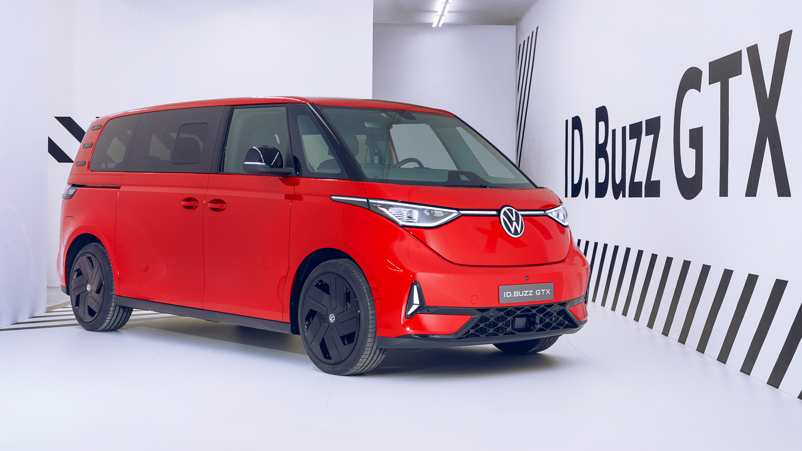 ID.Buzz GTX標軸與長軸同步亮相，340匹純電廂型車第二季搶市 | 地球黃金線