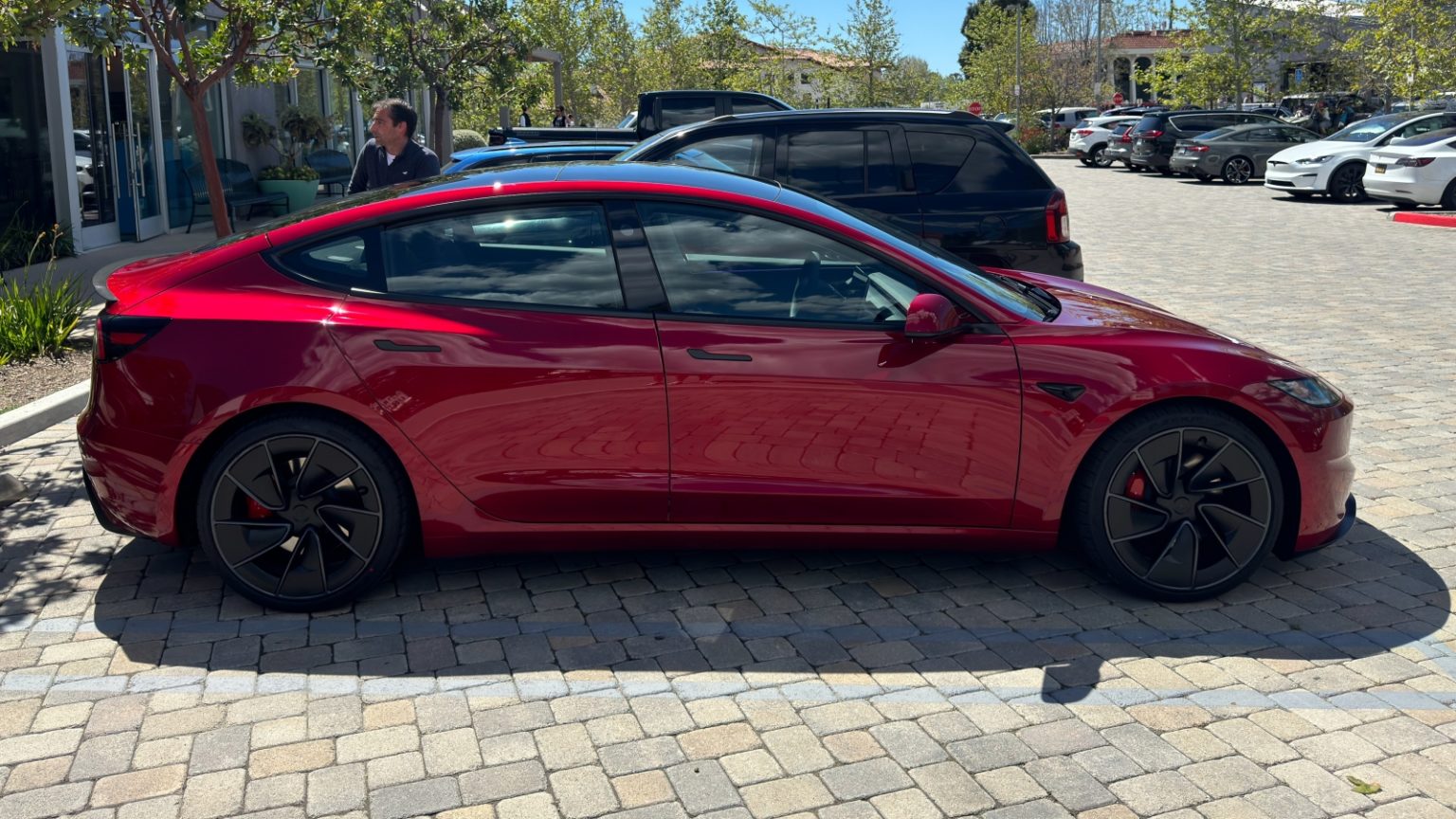 真的叫Tesla Model 3 Ludicrous？煥新版性能旗艦無偽裝版曝光！ | 地球黃金線