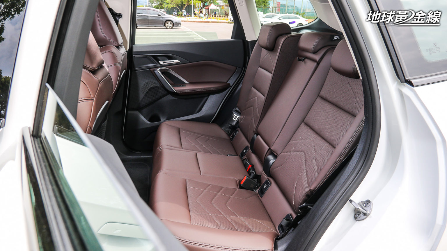 歐系豪華小型電動SUV空間比較，Q4 e-tron最大但BMW與Mini更舒適？ | 地球黃金線