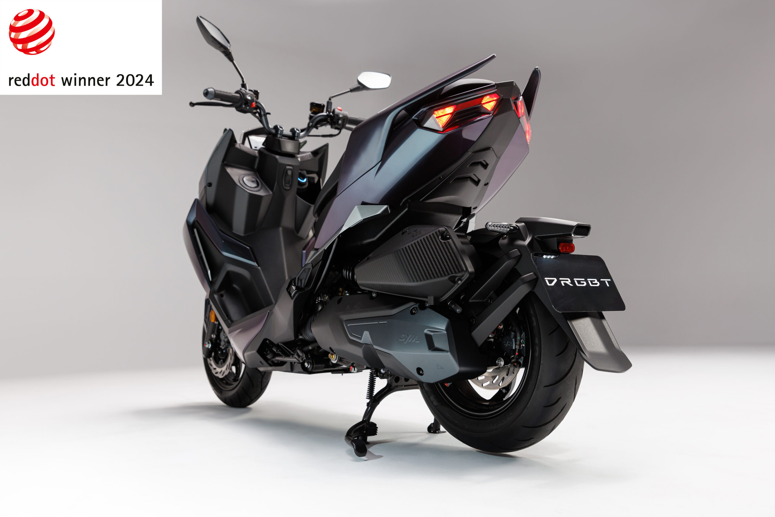 2代SYM DRGBT成首次獲德國紅點設計獎的台灣機車！三陽官宣新車上市時間 | 地球黃金線