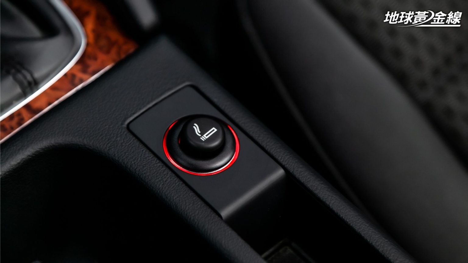 點菸器插座消失引追憶！換上USB與Type-C接口真的更方便？ | 地球黃金線