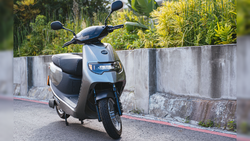 購買中華eMoving電動機車「終身免月租」5.11萬起！PBGN車款享最低199方案 | 地球黃金線