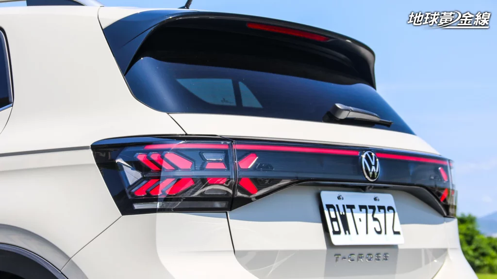 試駕／T-Cross小改款燈光科技有感升級，靈巧好開猶似都會精靈 | 地球黃金線