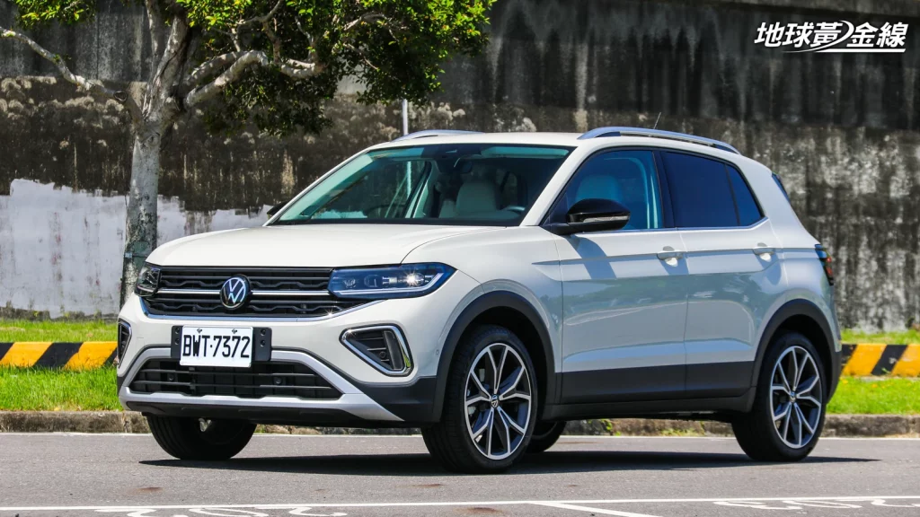 試駕／T-Cross小改款燈光科技有感升級，靈巧好開猶似都會精靈 | 地球黃金線