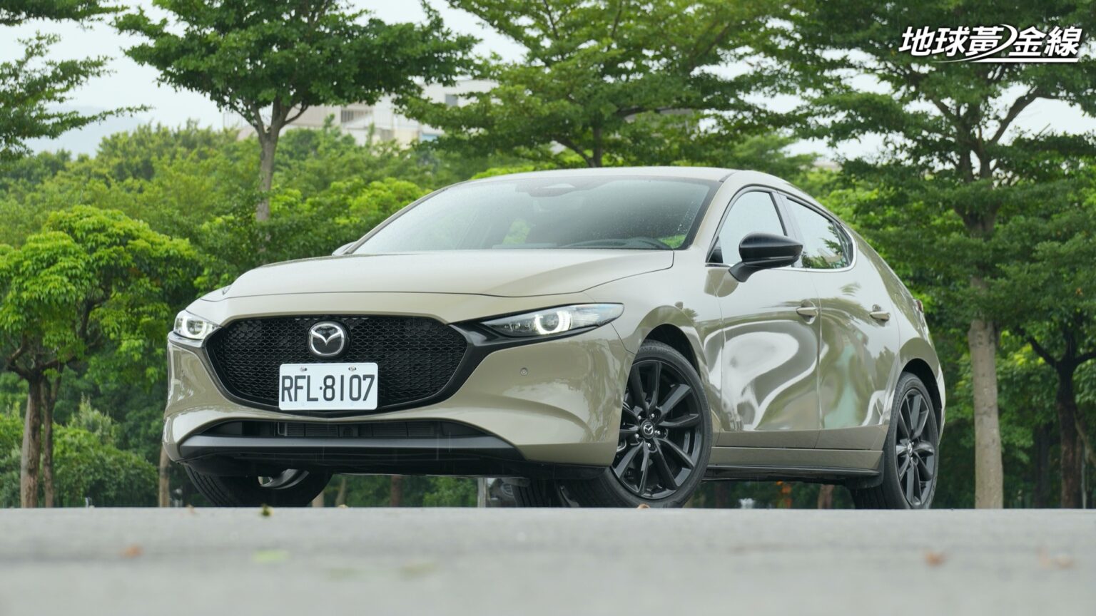 試駕／Mazda3 20S Retro Sports Edition，新增「鋯石棕」配色內外質感更加分 | 地球黃金線