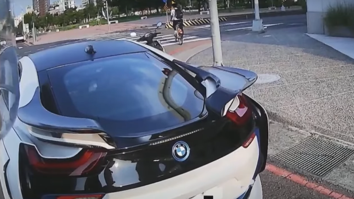 開千萬級BMW i8竟還掛保時捷假車牌遭逮！台中男：朋友借我用 | 地球黃金線