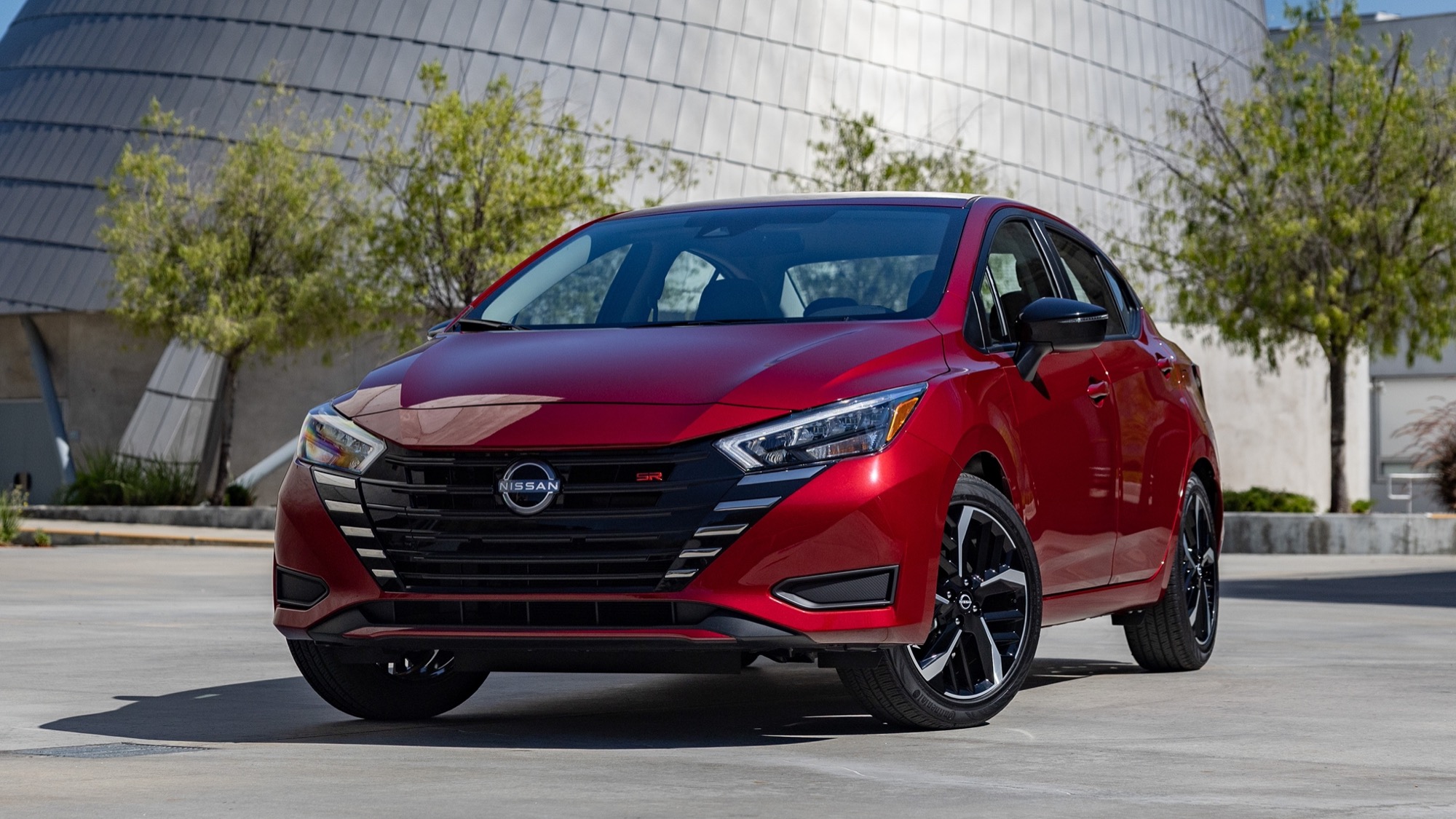 25年式Nissan Versa登場，超佛售價換算新台幣55萬起！ | 地球黃金線