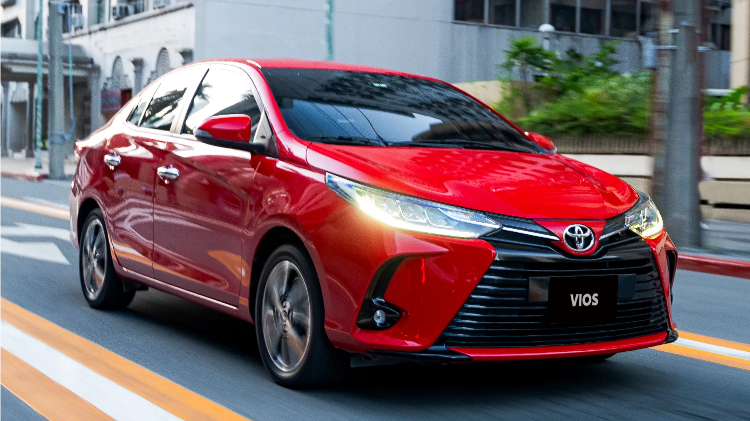Toyota大改款Vios即將推出左駕版？菲律賓豐田預告神祕新車有望是Vios Hybrid | 地球黃金線