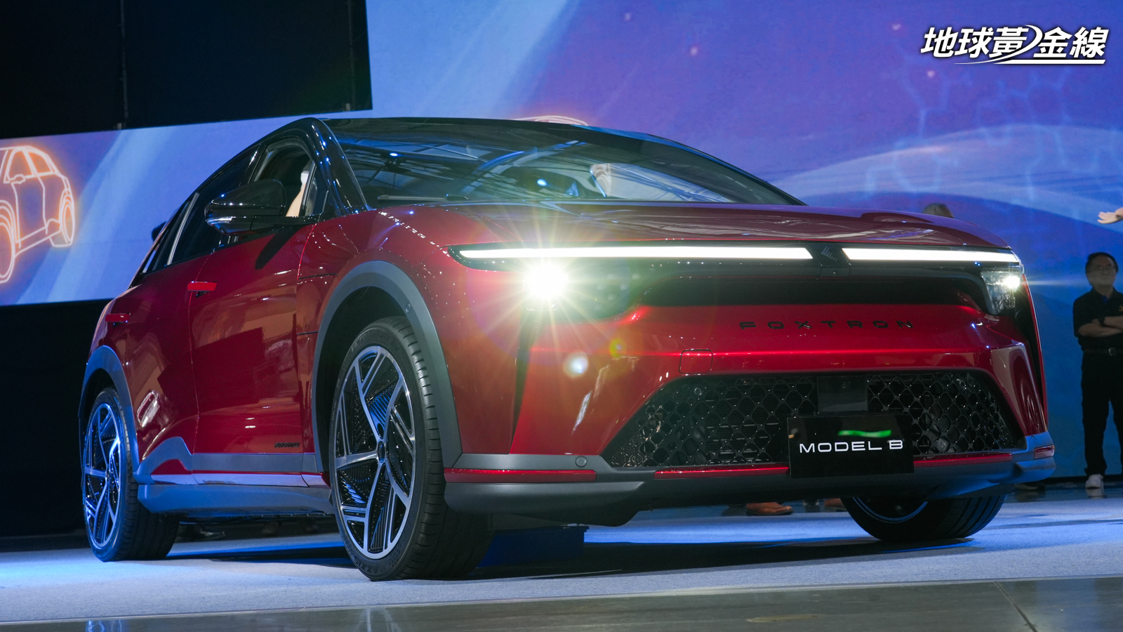 鴻華量產版Model B亮相，將帶來後驅與四驅Performance車型！ | 地球黃金線