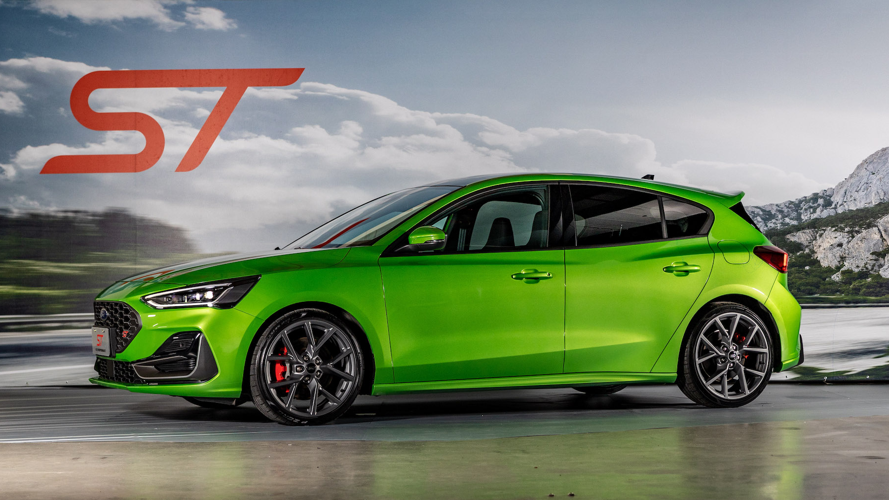 25年式Ford Focus ST配備調整上市，五門售價不變Wagon漲2萬 | 地球黃金線