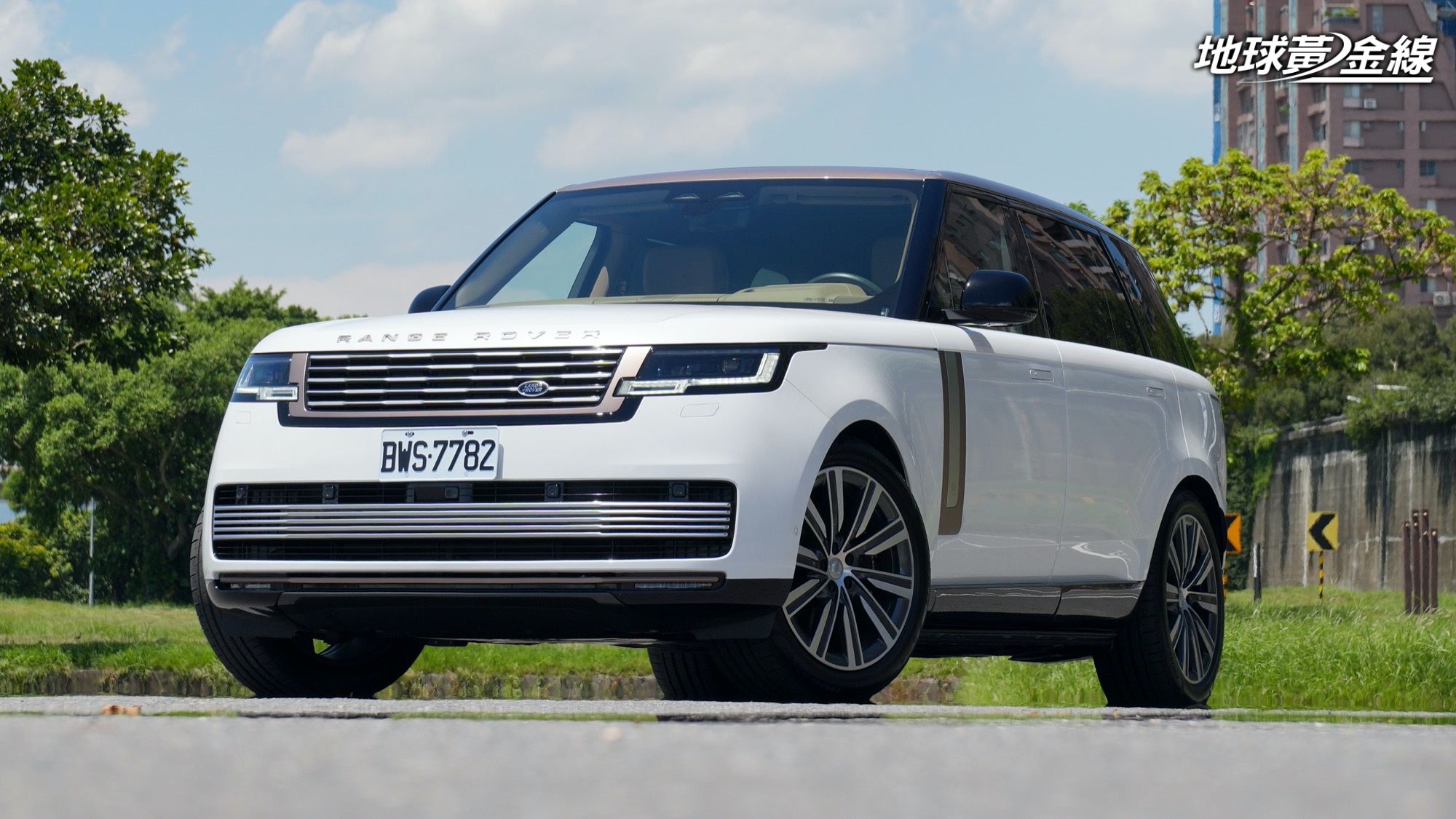 試駕／24年式Range Rover SV LWB，感受魔毯般的奢華行路質感 | 地球黃金線