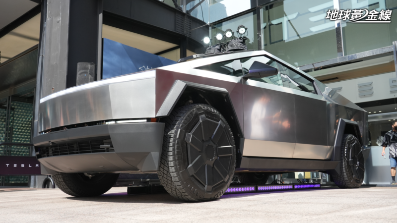 Cybertruck台灣巡迴時間地點公布！達人Money在特斯拉展間化身GD嘆：等3年了 | 地球黃金線