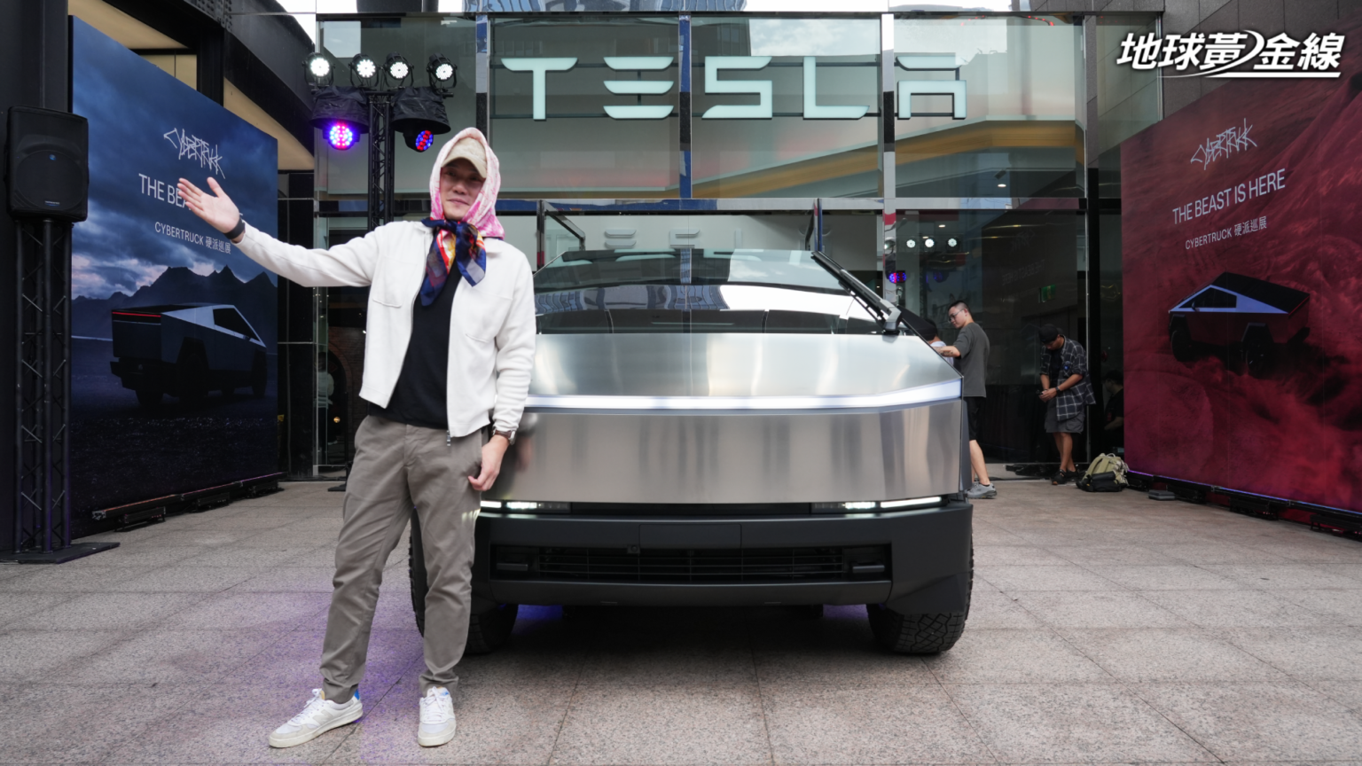 Cybertruck台灣巡迴時間地點公布！達人Money在特斯拉展間化身GD嘆：等3年了 | 地球黃金線