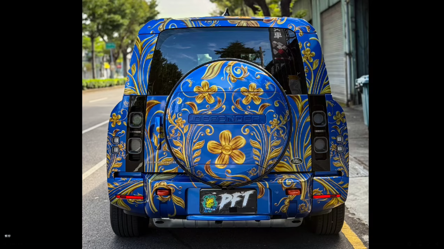 吊車大王砸25萬替Defender包膜遭老婆虧「像靈車」！預告Jimny五門版將成新歡 | 地球黃金線