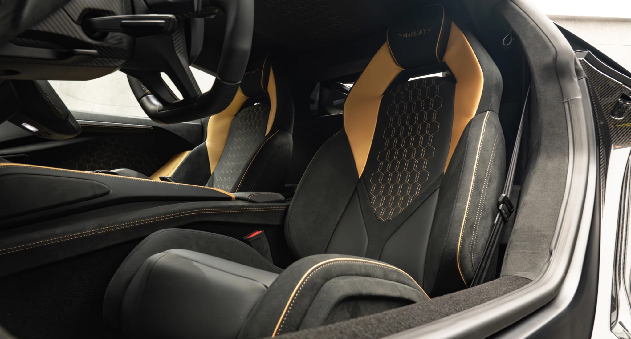 Mansory千匹暴力大牛，藍寶堅尼Revuelto Mansory Initiate強悍登場！ | 地球黃金線