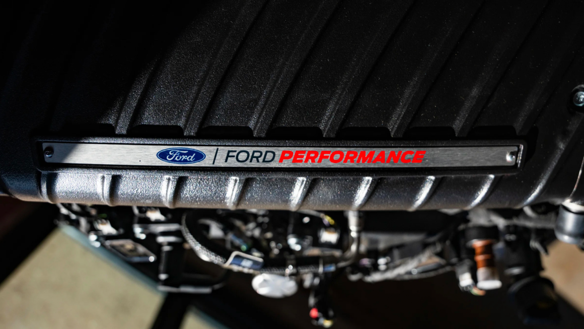 Ford Performance推全新Megazilla改裝引擎，可輸出千匹馬力！ | 地球黃金線