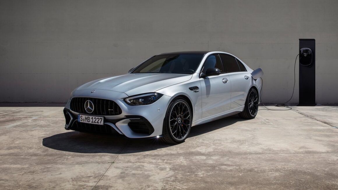 幫助M-AMG C 63重拾V8引擎！耗時2年經典聲浪終於回歸 | 地球黃金線