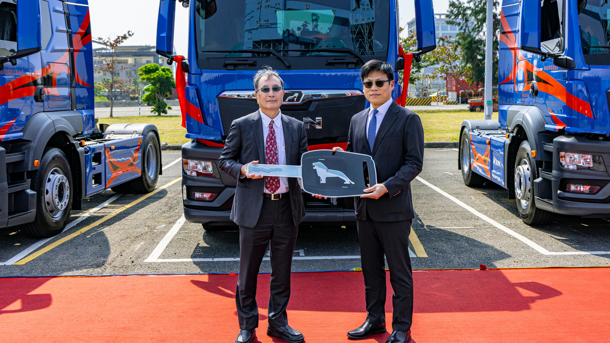 南台灣運輸巨擘提升競爭力！泰勇集團導入15台新世代MAN 4×2曳引車 | 地球黃金線