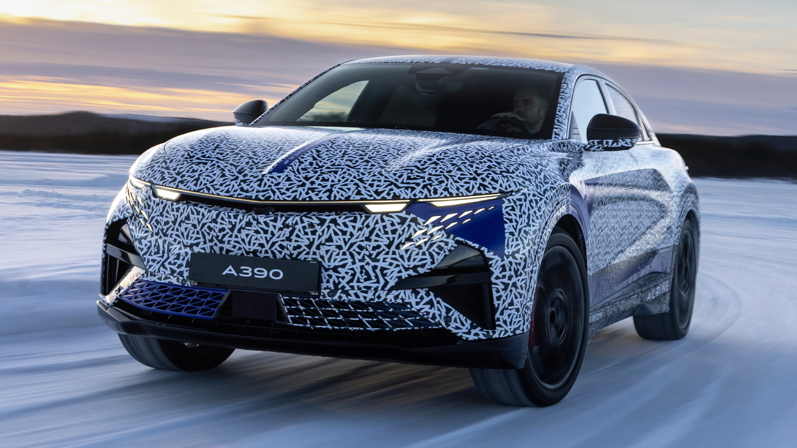 A390發表前雪地首現，Alpine首款四門運動轎跑確定採3馬達架構 | 地球黃金線
