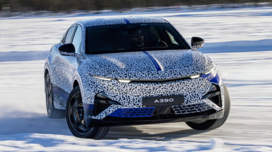 A390發表前雪地首現，Alpine首款四門運動轎跑確定採3馬達架構 | 地球黃金線