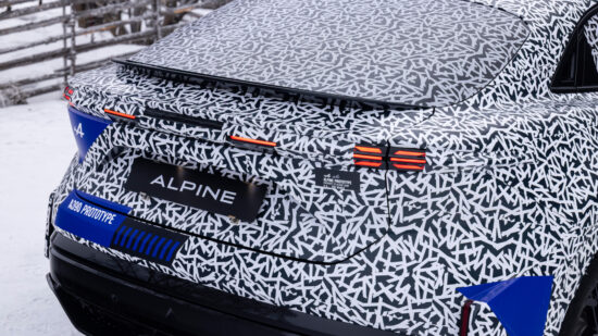 A390發表前雪地首現，Alpine首款四門運動轎跑確定採3馬達架構 | 地球黃金線