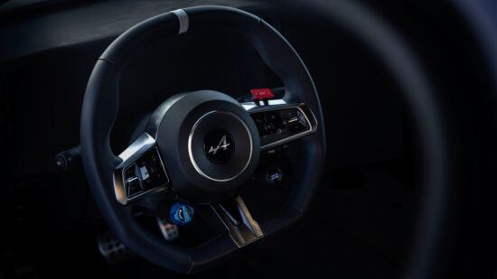 A390發表前雪地首現，Alpine首款四門運動轎跑確定採3馬達架構 | 地球黃金線