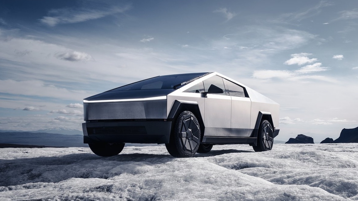 特斯拉Cybertruck撞擊起火又釀悲劇，3名大學生因車門把手問題無法逃生 | 地球黃金線