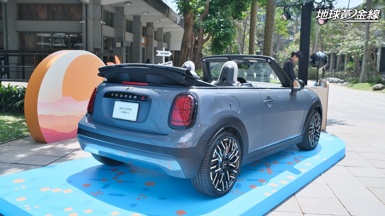 該選Mini JCW三門掀背還是Mini Cooper Cabrio S敞篷車？均一價210萬起同步發表 | 地球黃金線